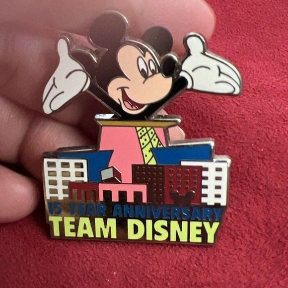 Disney | Jewelry | Wdw206 Disney 5 Year Anniversary Team Disney Mickey ...